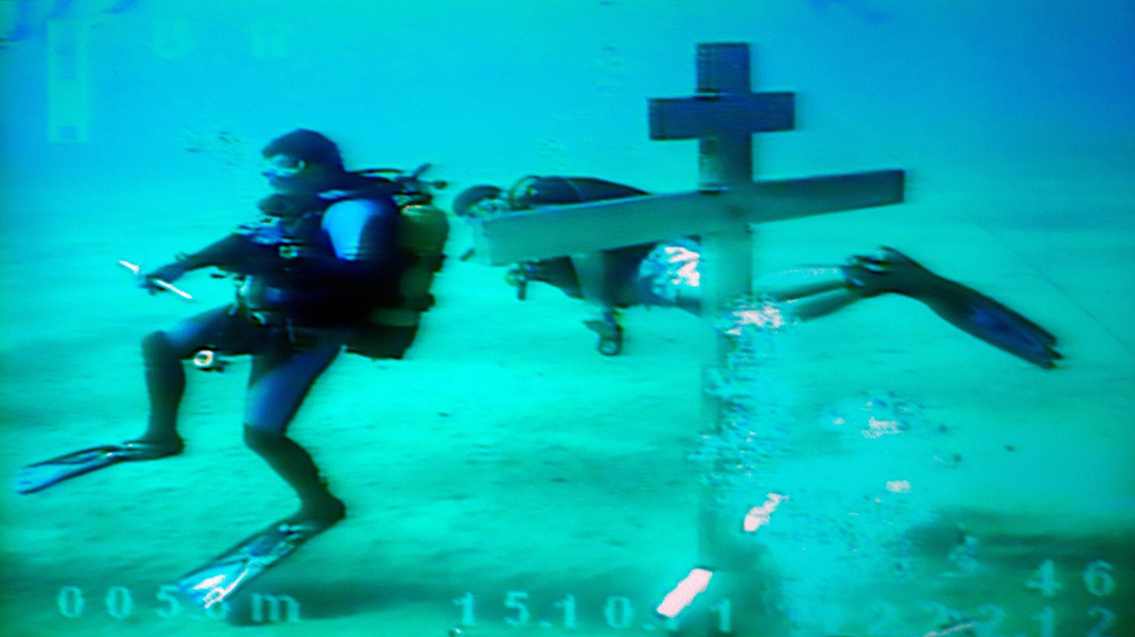 Immersion Of The Underwater Cross